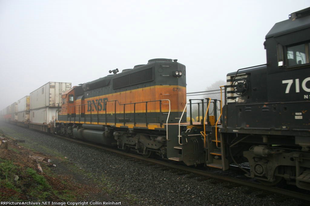 BNSF 6735